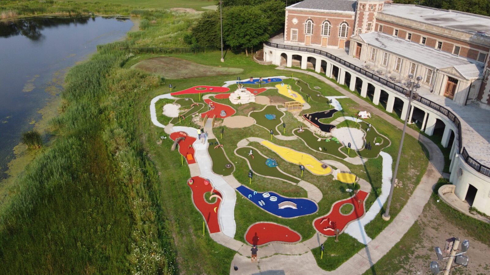Bird-Inspired Miniature Golf Course Opens This Weekend on Chicago’s ...